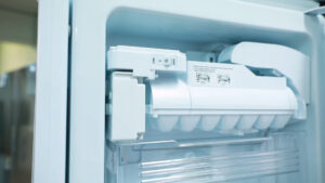 How to Reset LG Refrigerator Ice Maker In 4 Easy Steps - Savvy Eat